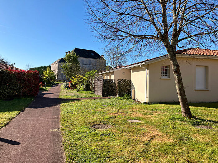 Maison à vendre - Meursac - 3 pièces - 2 chambres
