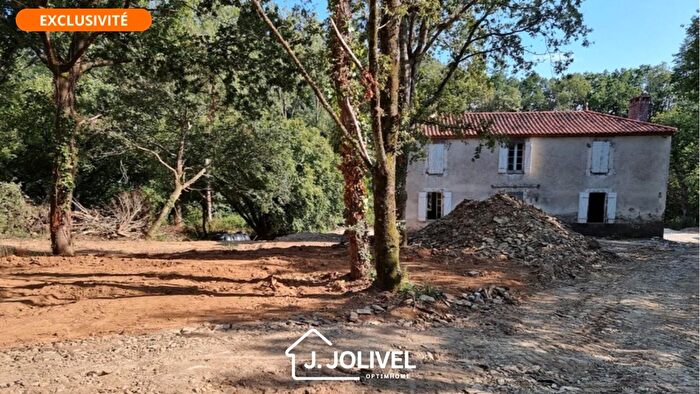 Maison à vendre - La Roche-sur-Yon, Pyramides, Jean-Yole - 7 pièces - 4 chambres