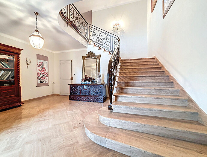 Maison à vendre - Montauban, Centre-ville - 9 pièces - 6 chambres