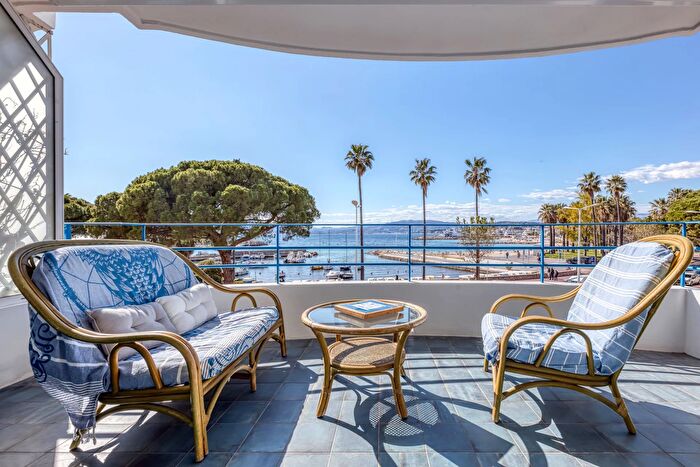 Appartement à vendre - Cannes, Pointe Croisette - 2 pièces - 1 chambre