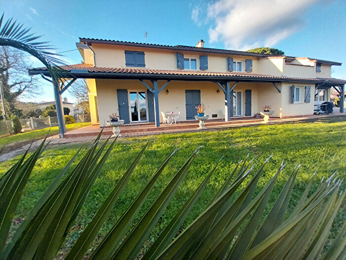 Maison à vendre - Escoussans - 6 pièces - 5 chambres