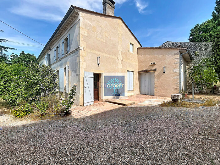 Saint-Caprais-de-Blaye : Maison 8 pièces à vendre