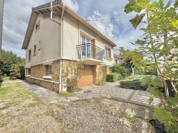 Maison à vendre - Paray-Vieille-Poste - 5 pièces - 3 chambres