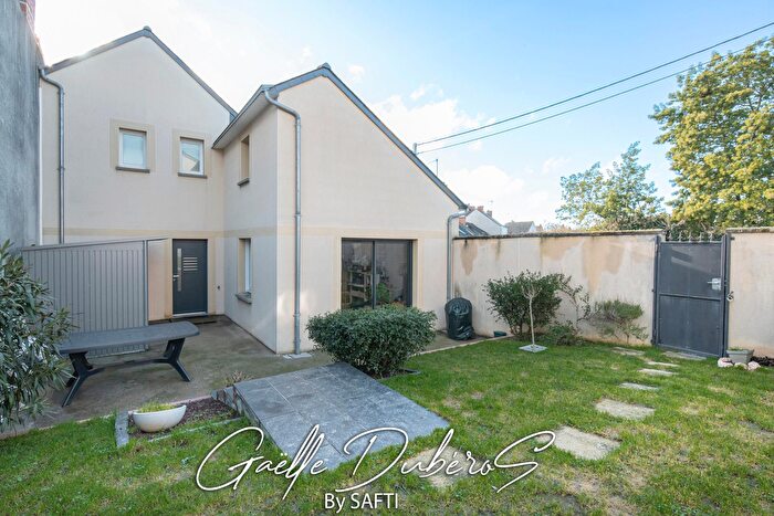 Maison à vendre - Angers, Les Hauts de Saint-Aubin - 6 pièces - 4 chambres