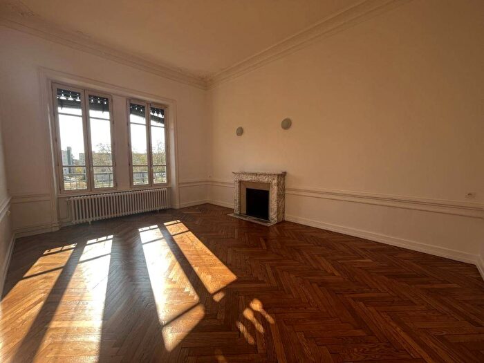 Appartement à louer - Saint Louis, Lyon ème arrondissement - 4 pièces - 3 chambres