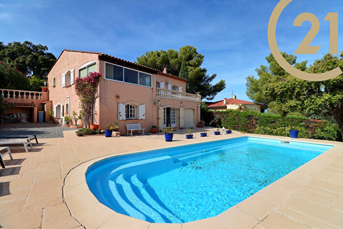 Fréjus : Maison 5 pièces à vendre