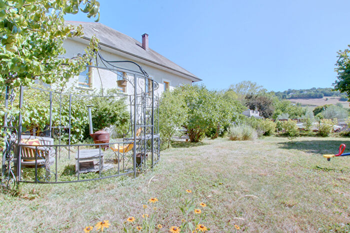 Maison 9 pièces à Saint-Germain-la-Chambotte, à vendre
