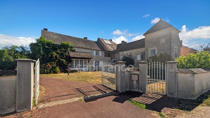 Fontaines - Maison 11 pièces à vendre