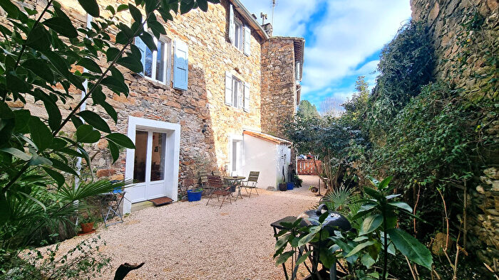 Maison à vendre - LEstréchure - 10 pièces - 9 chambres