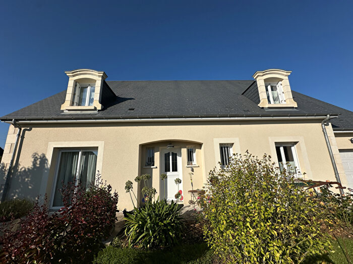 Maison à vendre - Luynes - 6 pièces - 5 chambres