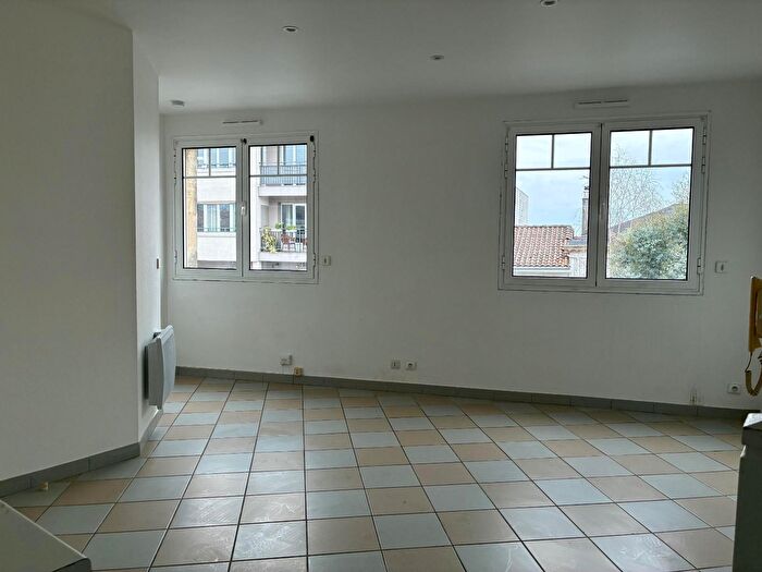 Appartement à louer - Bègles, La Raz - 2 pièces - 1 chambre