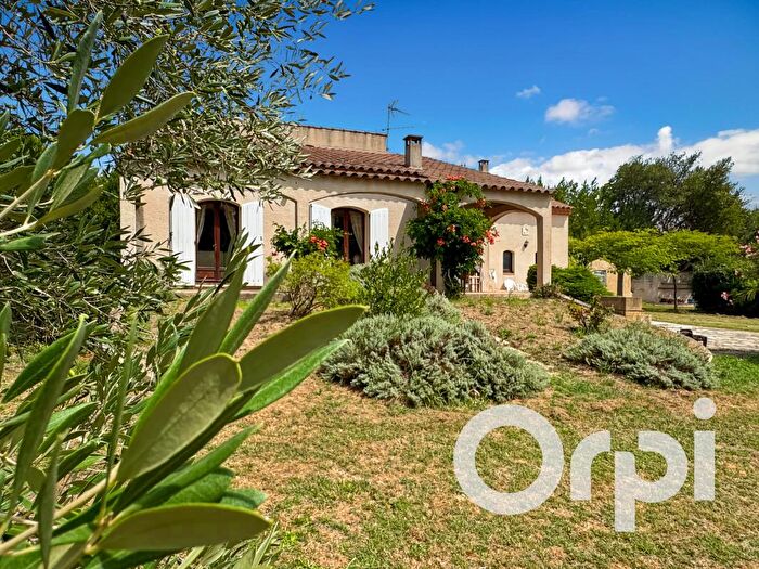 Jonquières-Saint-Vincent : Maison 5 pièces à vendre
