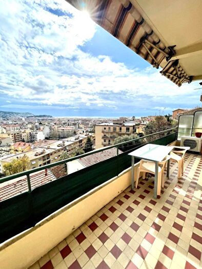 Appartement à louer - Evêché, Nice - 4 pièces - 3 chambres