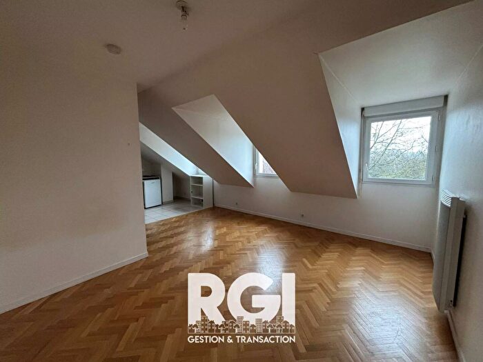 Appartement à louer - Chateau, Le Mesnil-Saint-Denis - 1 pièce