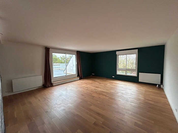 Appartement à louer - Reims, Centre-ville - 4 pièces - 2 chambres