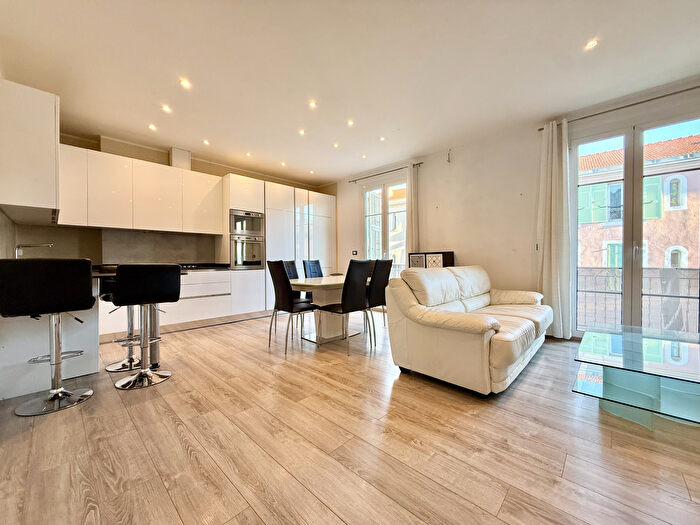 Appartement à vendre - Menton, Hôtel de Ville, Vieille Ville, Musée, Madone, Carnolès - 3 pièces - 2 chambres