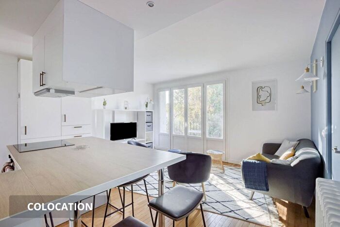 Appartement à louer - Descartes, Massy - 6 pièces - 4 chambres