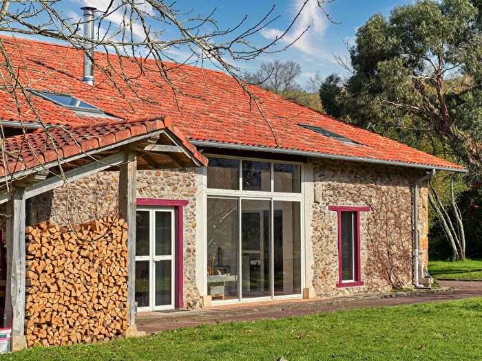 Maison à vendre - Saint-Pée-sur-Nivelle - 7 pièces - 3 chambres