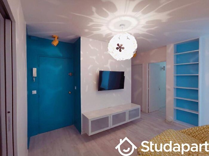 Appartement à louer - Cimetiere, Créteil - 1 pièce - 2 chambres