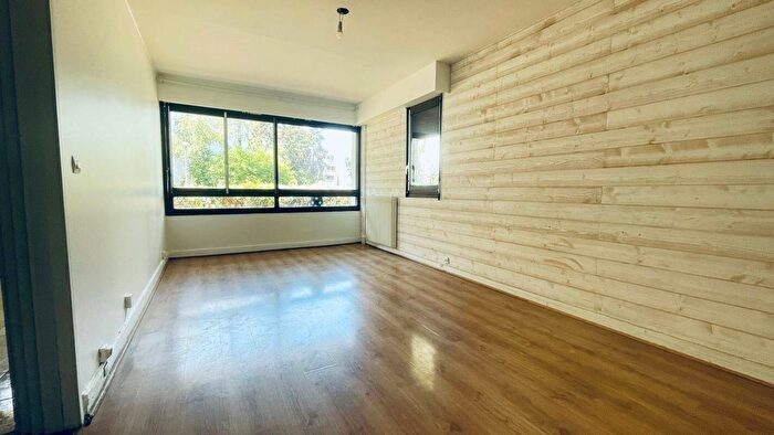 Appartement à louer - Champagne, Les Ulis - 2 pièces - 1 chambre