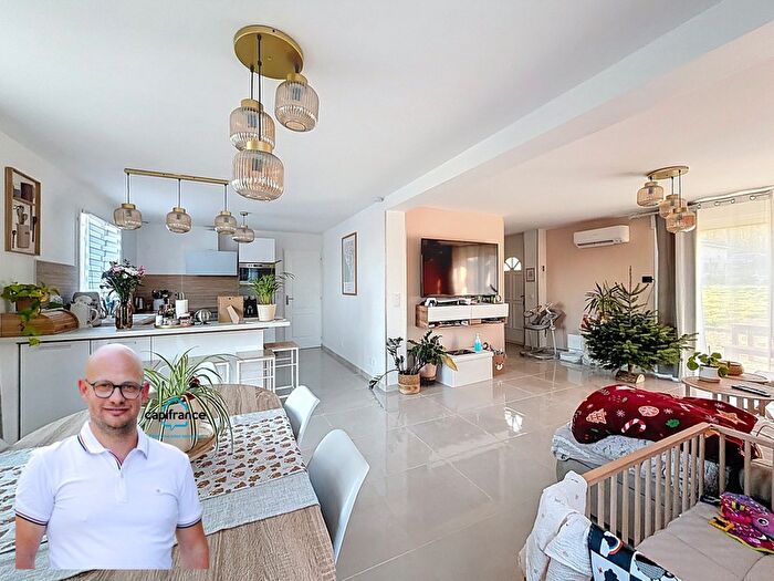 Maison à vendre - Saint-Jean-dAvelanne - 5 pièces - 3 chambres