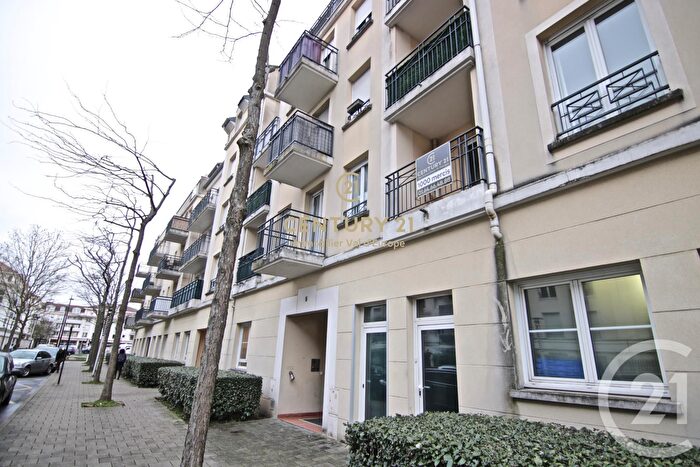 Appartement 3 pièces à Bussy-Saint-Georges, Centre-ville, à louer