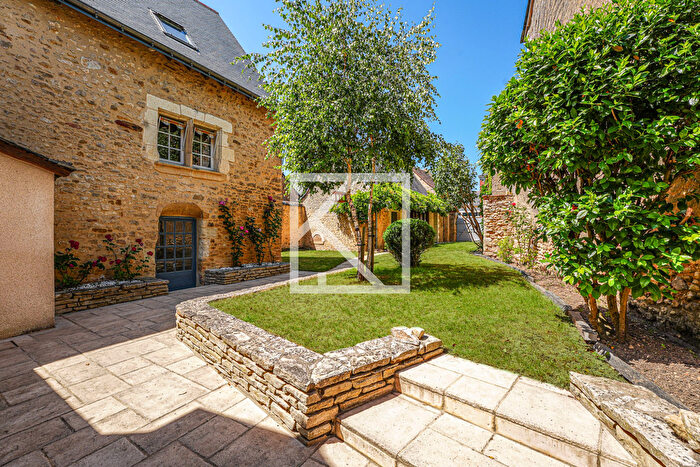 Lézigné : Maison 8 pièces à vendre