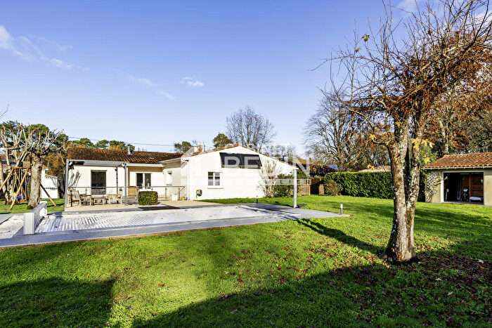 Maison à vendre - Le Pian-Médoc - 6 pièces - 4 chambres