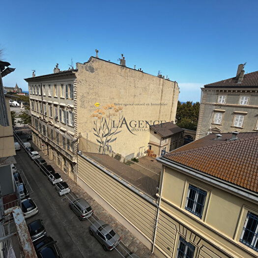 Appartement 2 pièces à louer à Bastia, Centre-ville ancien