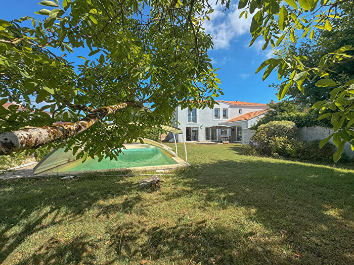 Maison 7 pièces à Saint-Sébastien-sur-Loire, Ouest, à vendre