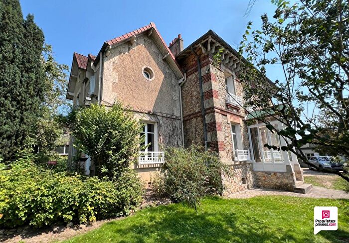 Maison à vendre - Marines - 13 pièces - 7 chambres