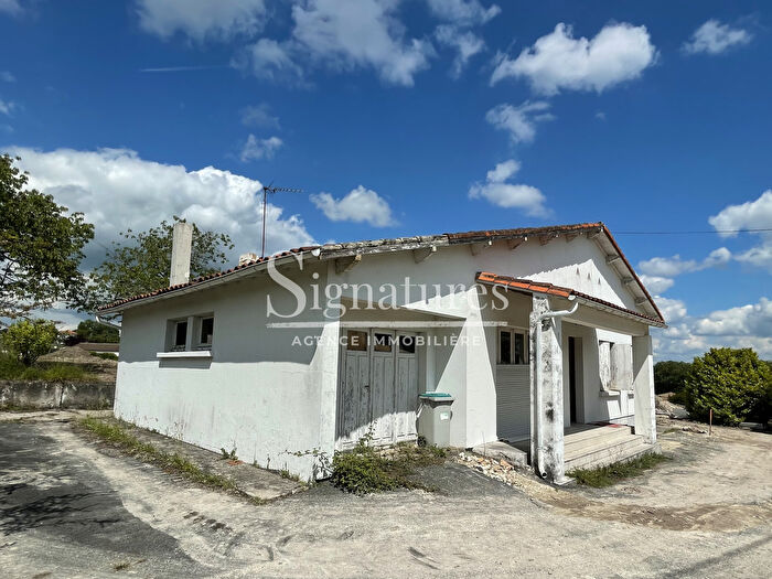 Maison 4 pièces à Saintes, Centre-ville, à vendre