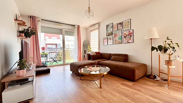 Corbeil-Essonnes, Nacelle, Papeterie : Appartement 3 pièces à vendre