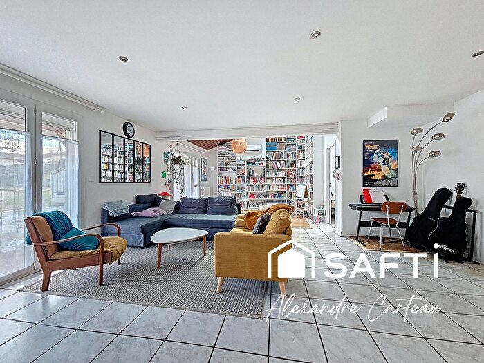 Maison à vendre - Latresne - 7 pièces - 5 chambres