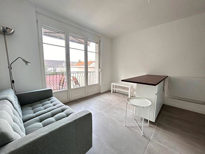 Appartement à louer - Bord-de Osaone, Fontaines-sur-Saône - 2 pièces - 1 chambre