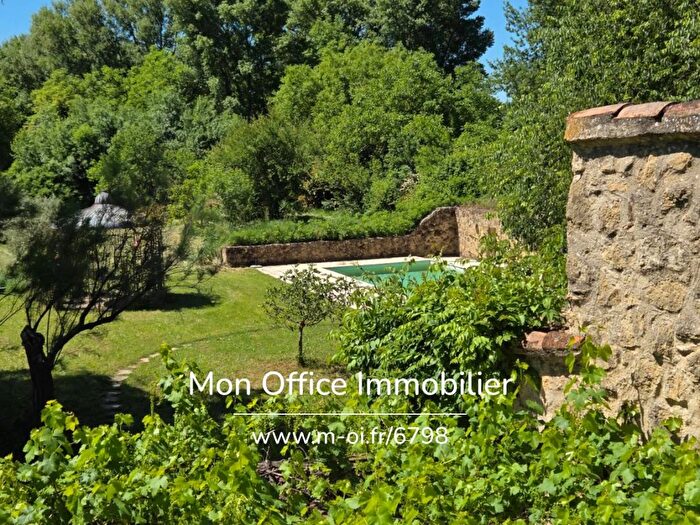 Maison 5 pièces à Puyvert, à vendre