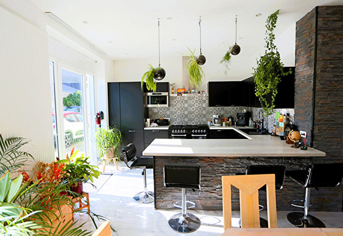 Maison à vendre - Treignat - 4 pièces - 3 chambres