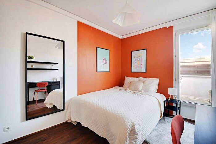 Appartement à louer - La Fourche-Guy Môquet, Paris ème arrondissement - 1 pièce