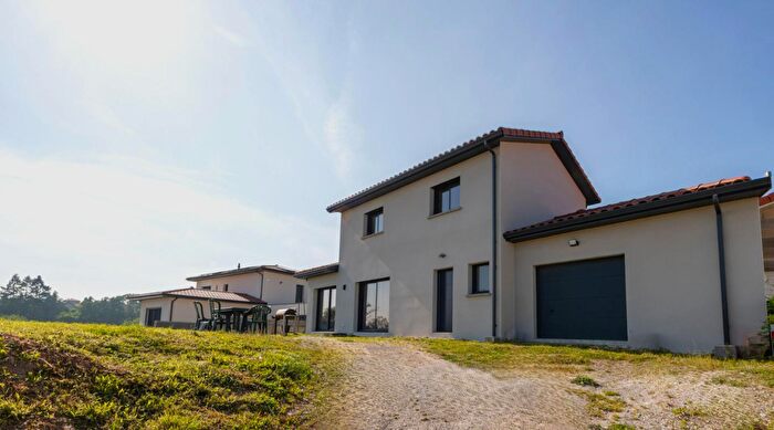 Maison à vendre - Chambost-Longessaigne - 5 pièces - 4 chambres