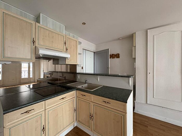 Appartement à louer - Le Puy-en-Velay, Centre-ville - 2 pièces - 1 chambre