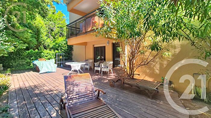 Appartement 2 pièces à vendre à Cannes, Californie Pezou