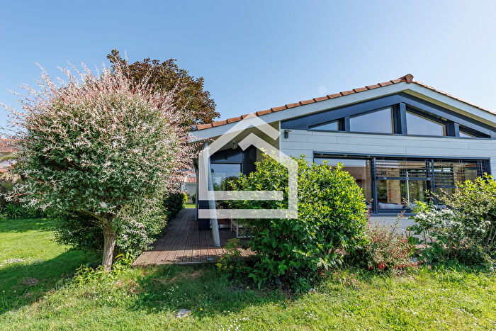 Maison 11 pièces à vendre à Saint-Michel-Chef-Chef