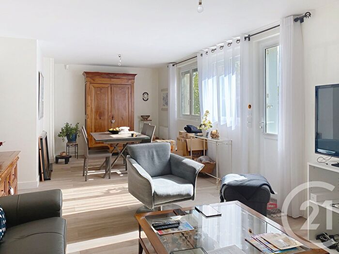 Maison à louer - La Couronne - 4 pièces - 3 chambres