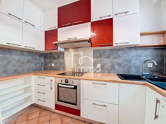 Appartement à louer - Centre Ville, Valserhône - 4 pièces - 3 chambres