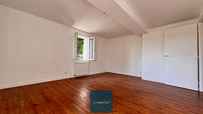 Maison 4 pièces à Sainte-Eulalie, à vendre