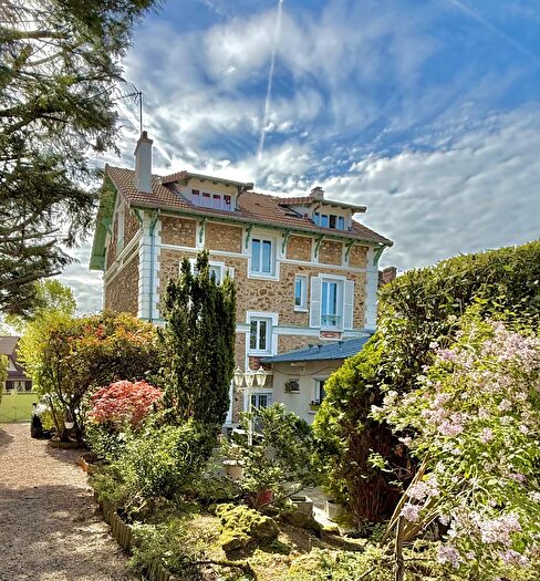 Brunoy, Nord : Maison 11 pièces à vendre