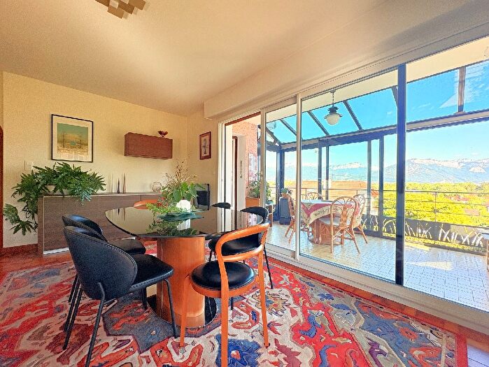 Maison à vendre - Poisy - 9 pièces - 5 chambres