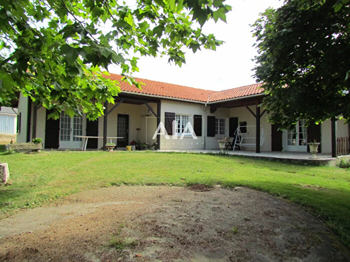 Les Adjots : Maison à vendre