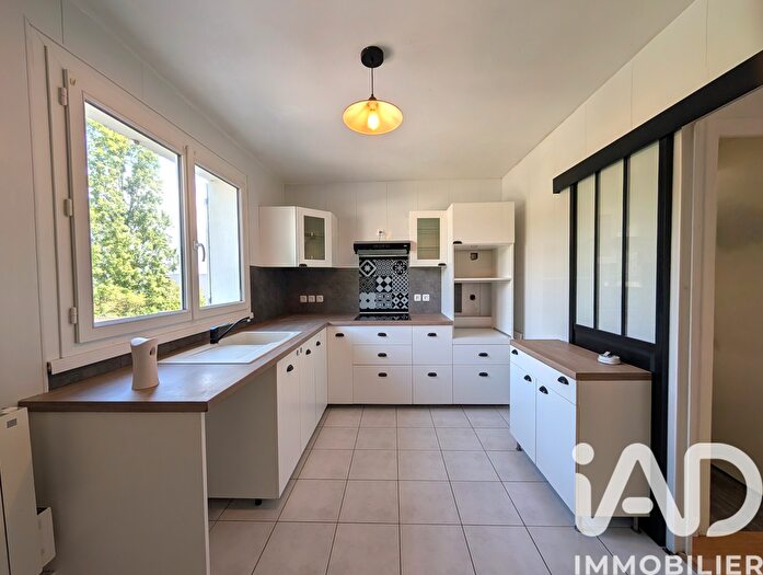 Appartement 3 pièces à Saint-Thibault-des-Vignes, à vendre