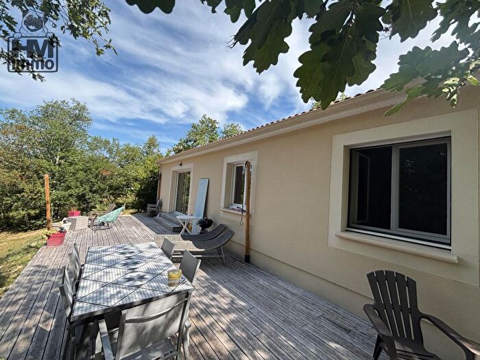 Nadaillac-de-Rouge : Maison 4 pièces à vendre